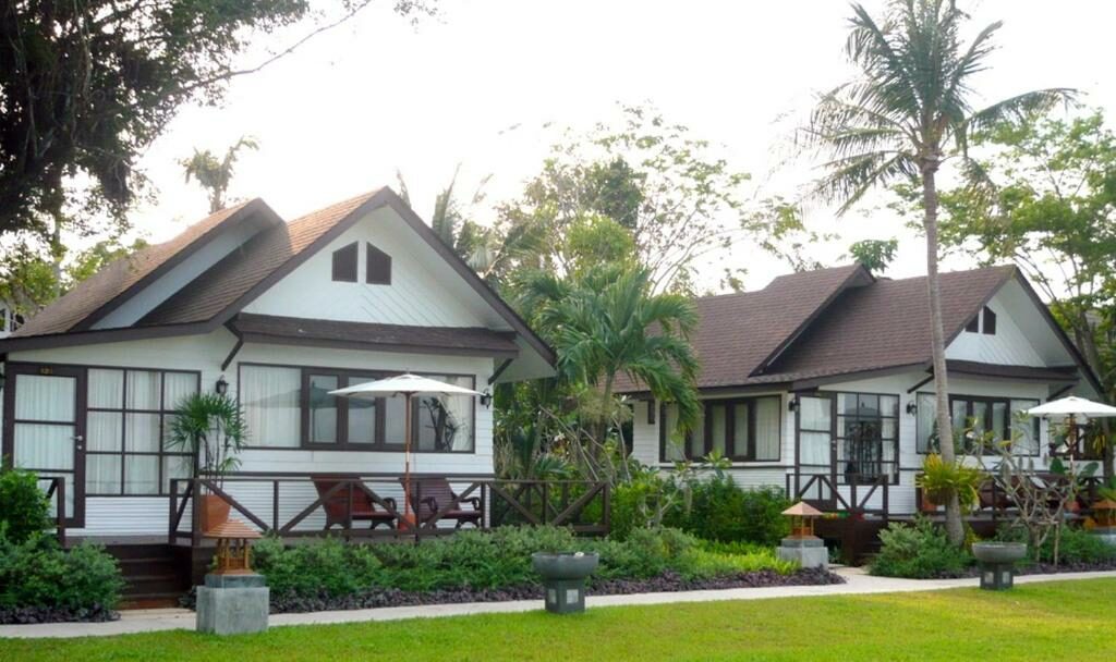 Luxury Beach Bungalow at Coco Palm Beach Resort Koh Samui in November ...